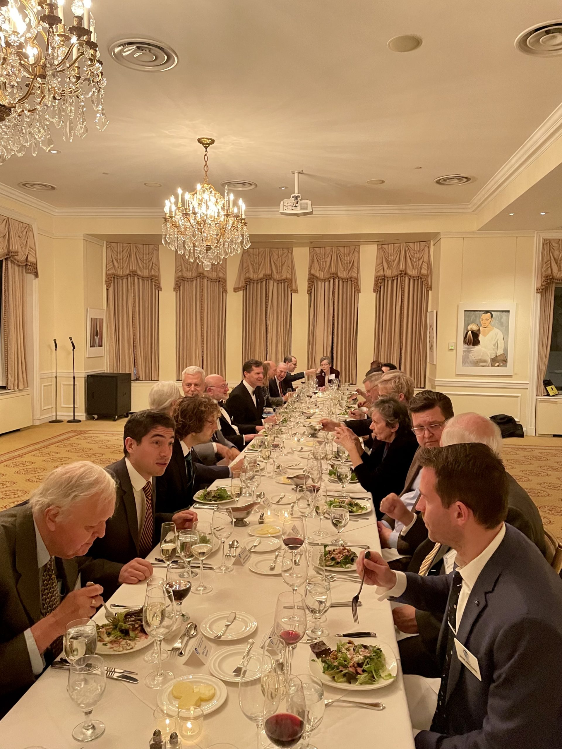 Microchip Accelerators - Laser-driven particle accelerator-on-a-silicon ...