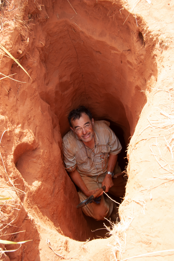 The Convergent Evolution of Agriculture in Ants and Humans - Ted R. Schultz